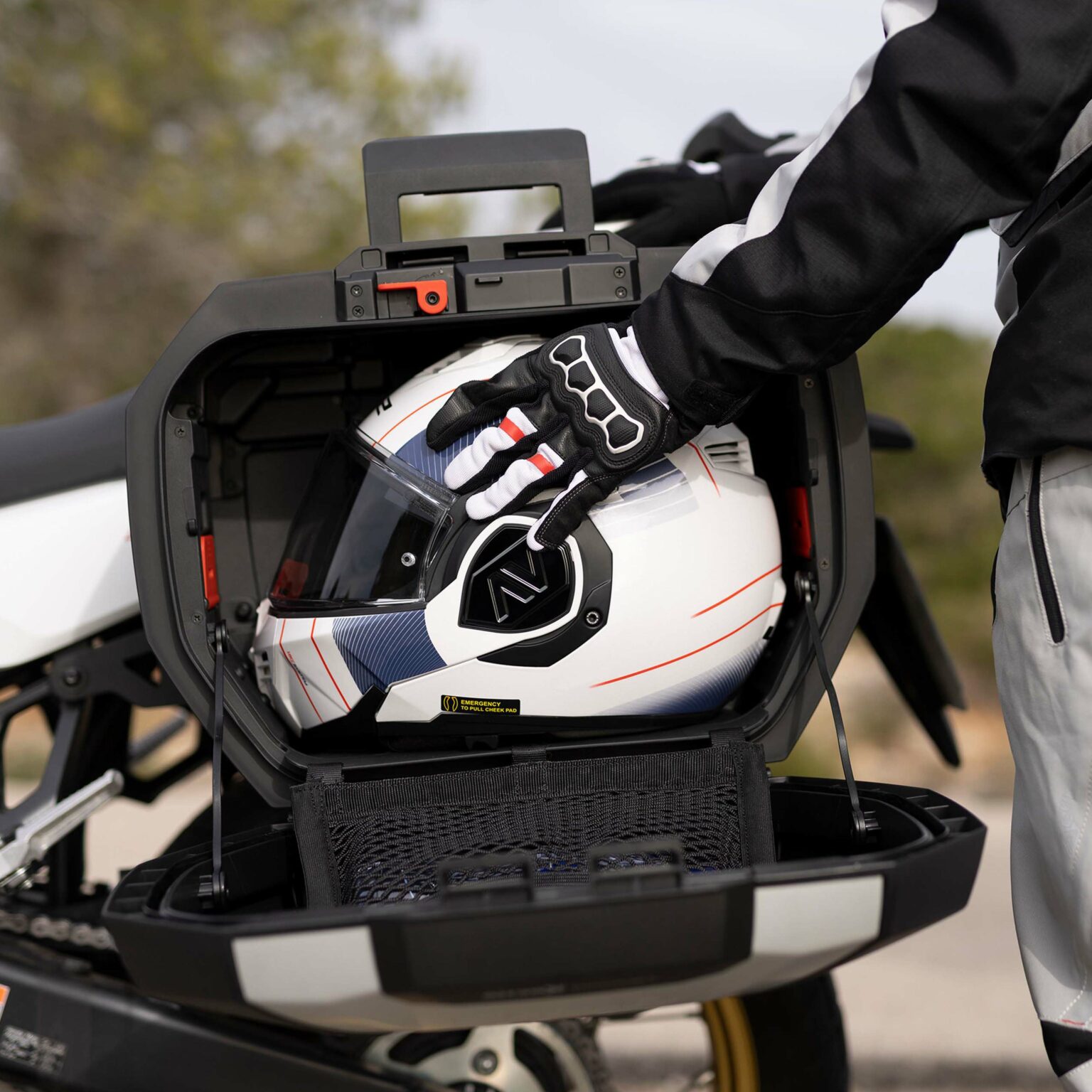 SHAD lance les innovantes valises extensibles SH38X sur le marché - SHAD