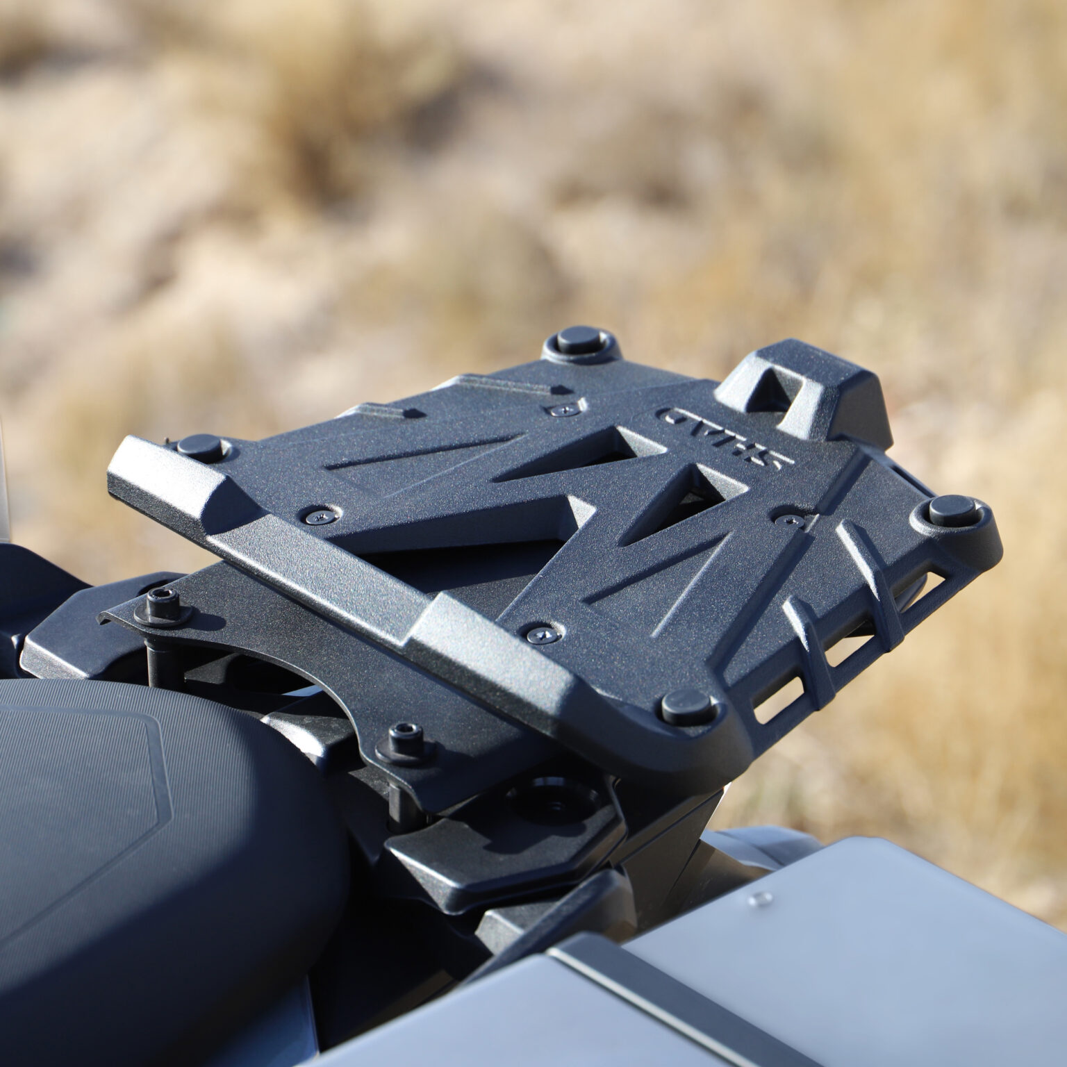 BLACK ALUMINIUM MOUNTING PLATE + SCREWS